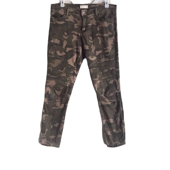Altar'd State | Pants & Jumpsuits | Altard State Camo Cargo Pants Size ...